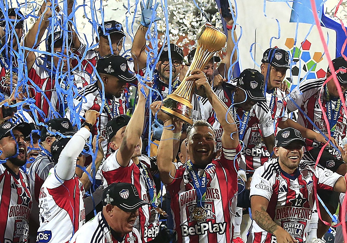 Carlos Bacca se proclama campeón de Colombia con Junior de Barranquilla ...
