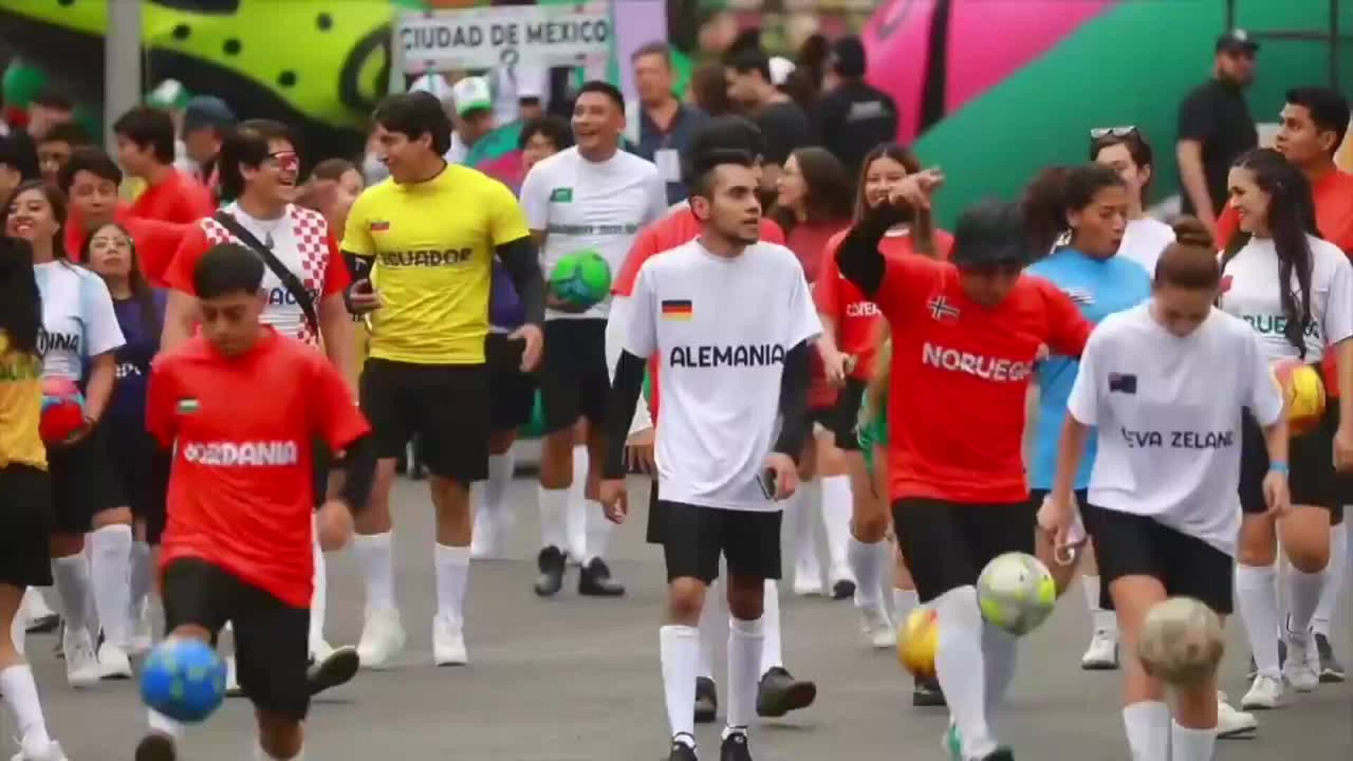 La fiesta continúa en Ciudad de México con un desfile mundialista ...