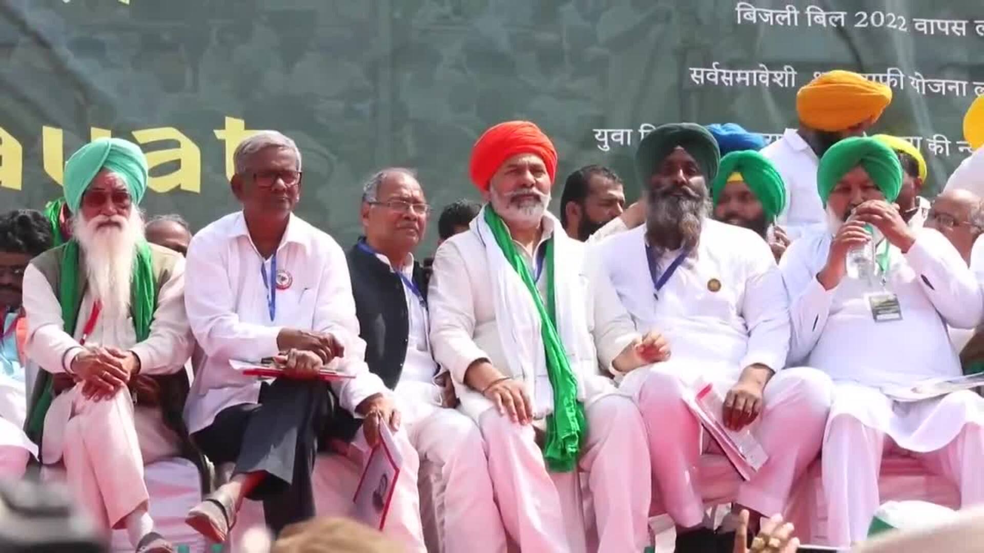 Agricultores indios exigen al Gobierno una ley para los precios mínimos ...