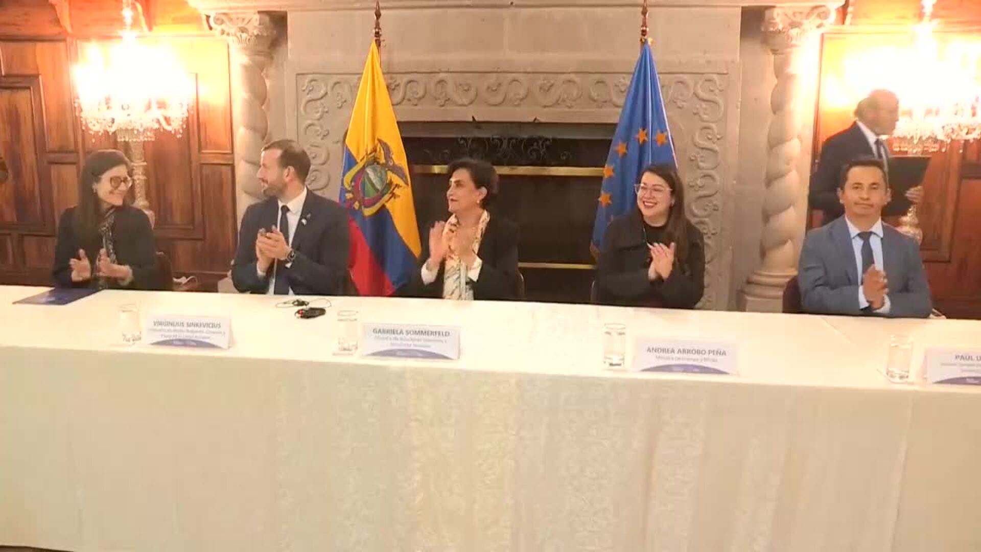 Firma de Ecuador de crédito de 125 millones de dólares para conexión ...
