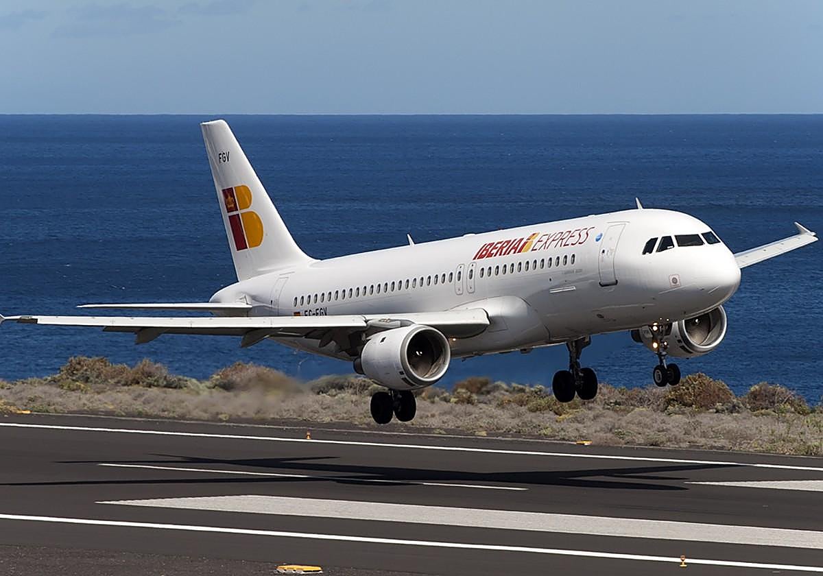 Iberia Express lanza billetes con 50% de descuento por el Black Friday ...