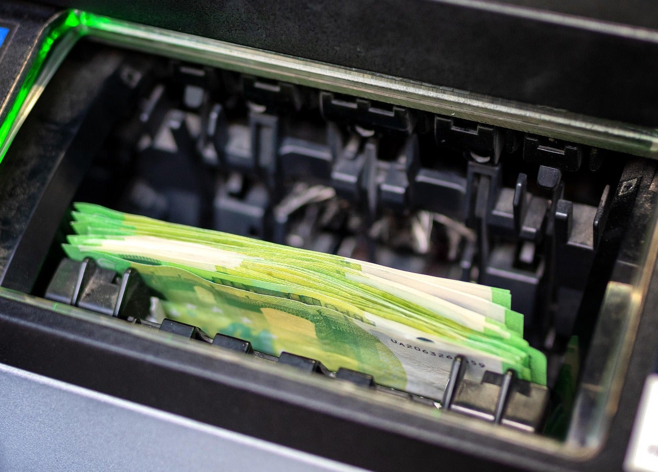 Cuánto dinero se puede retirar como máximo de un cajero: el límite en ...