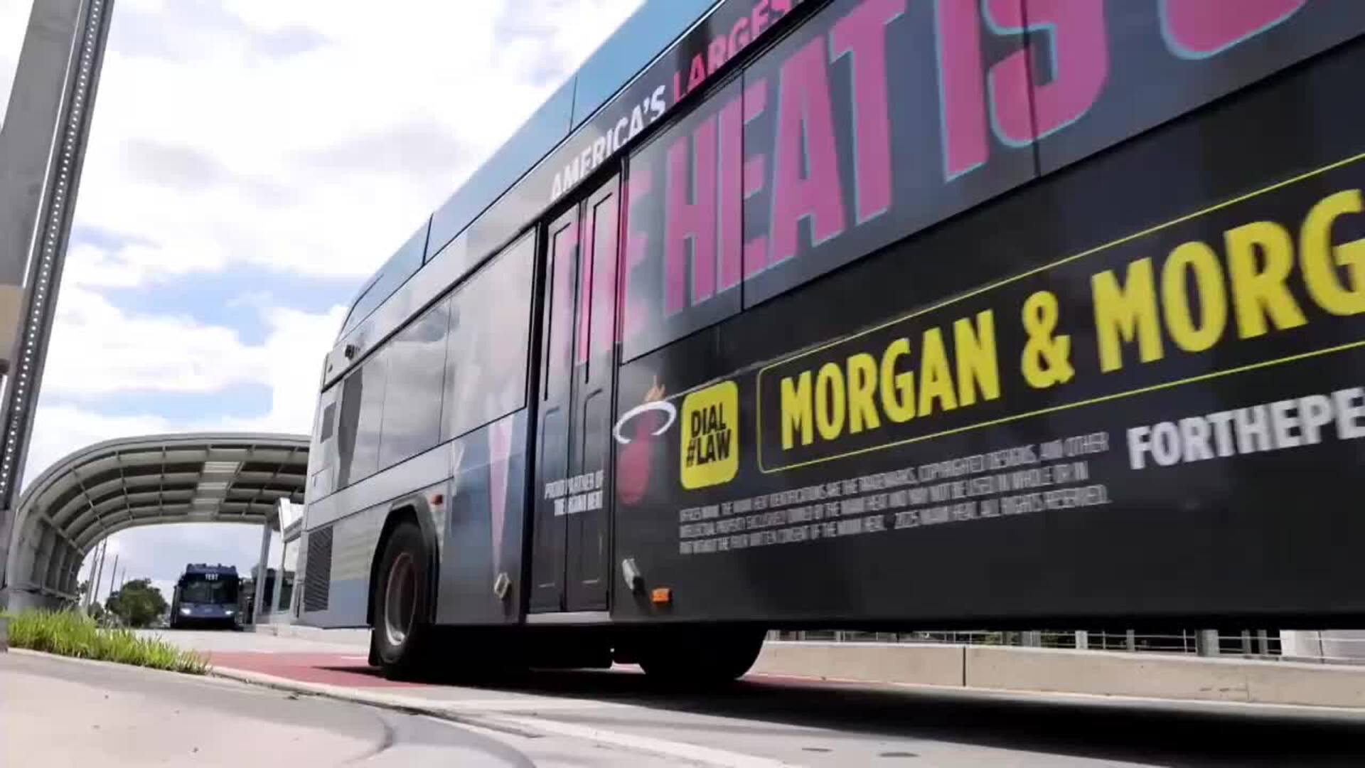 Miami-Dade lanza el primer servicio Metro Express totalmente eléctrico ...