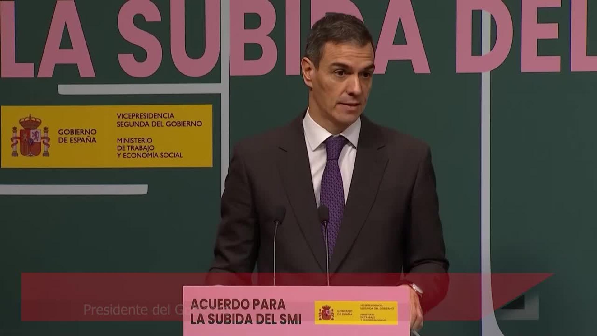 Díaz firma con CCOO y UGT el alza del SMI para 2026