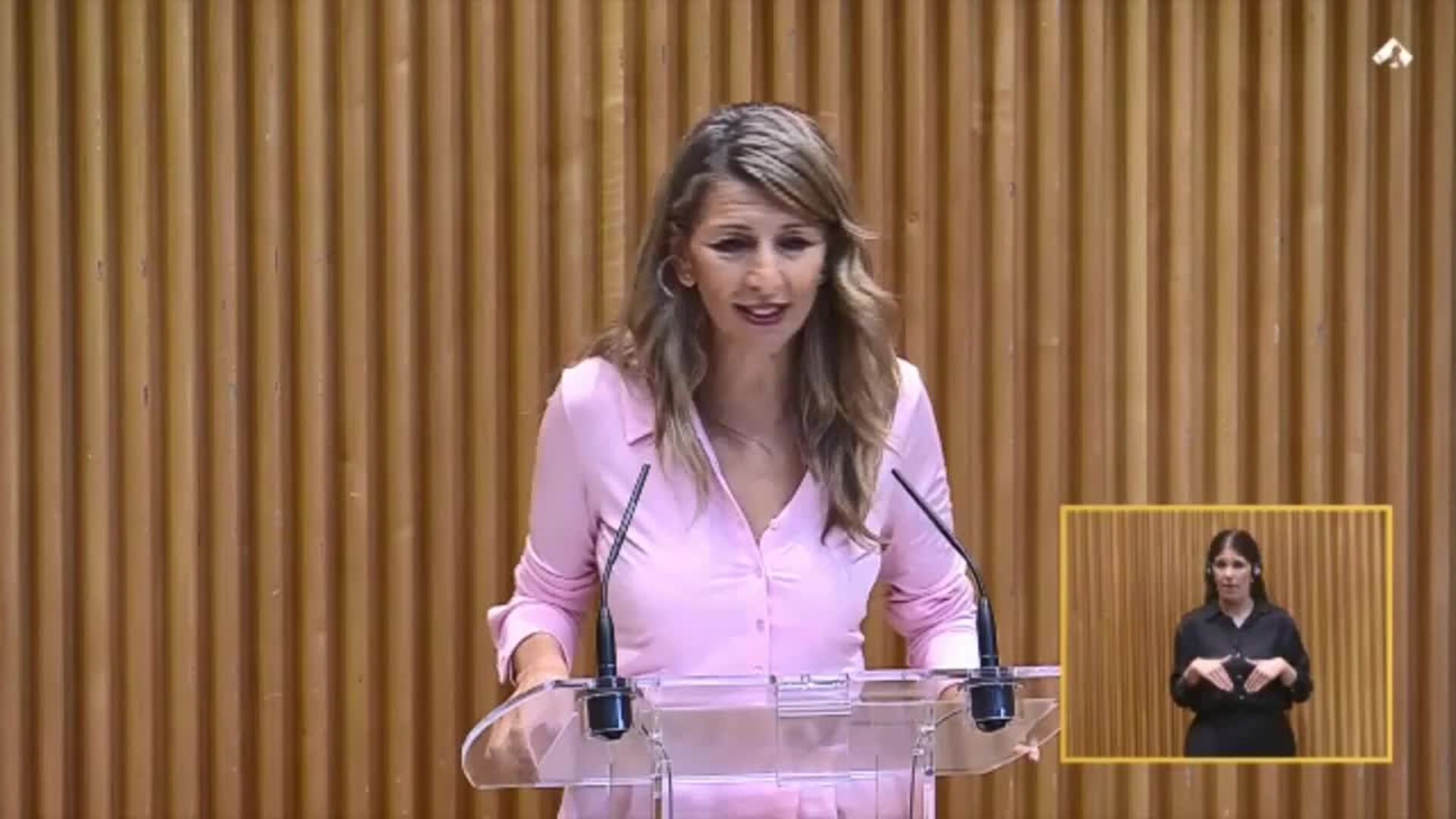 Yolanda Díaz: recuperar rebajas de IVA a luz y gas y tope a los alquileres