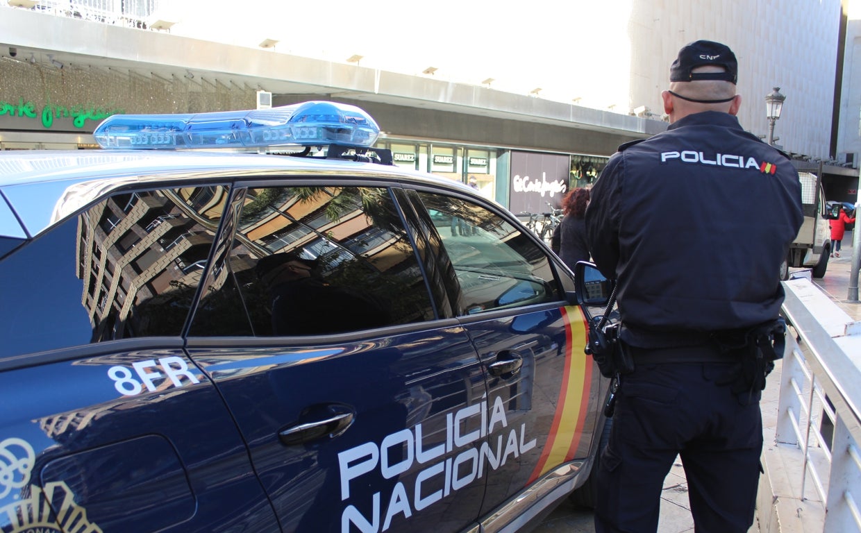 Detenido por fotografiar a una menor por debajo de la falda cuando subía por las escaleras del ...