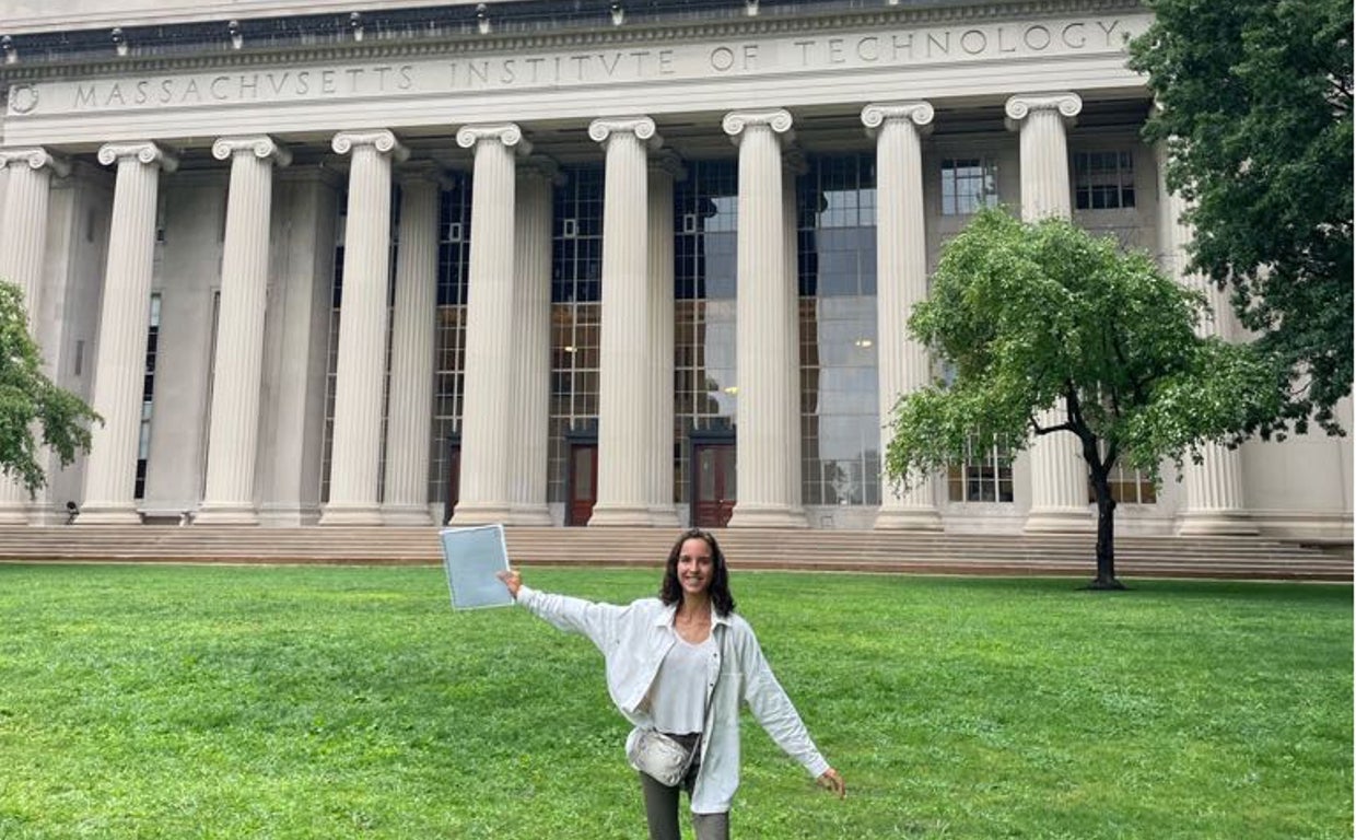 La huella de Caxton College llega a MIT y Harvard