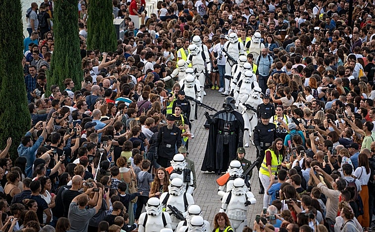 Desfile Star Wars Valencia: Darth Vader y más de 400 soldados ...