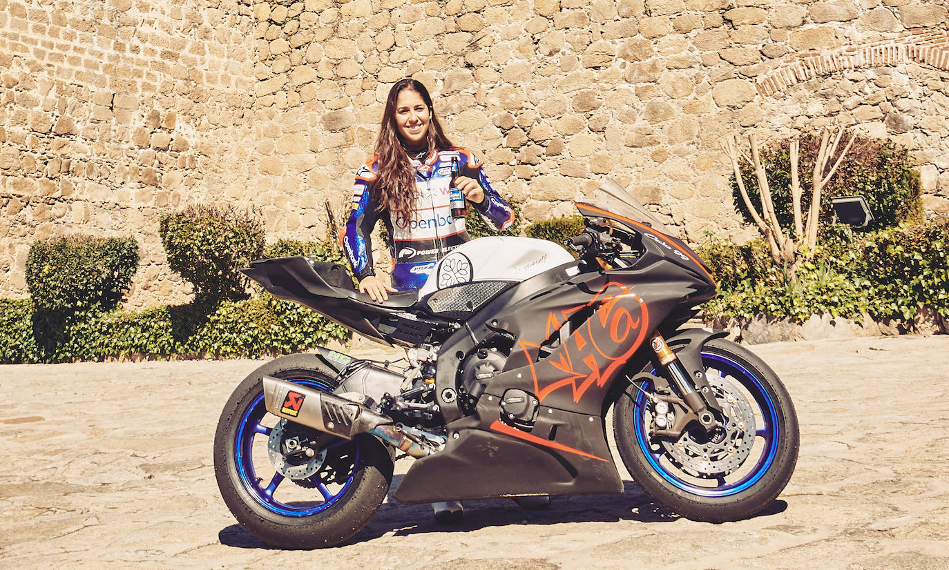 María Herrera: «En el motociclismo el 99% son hombres y cuando llega ...
