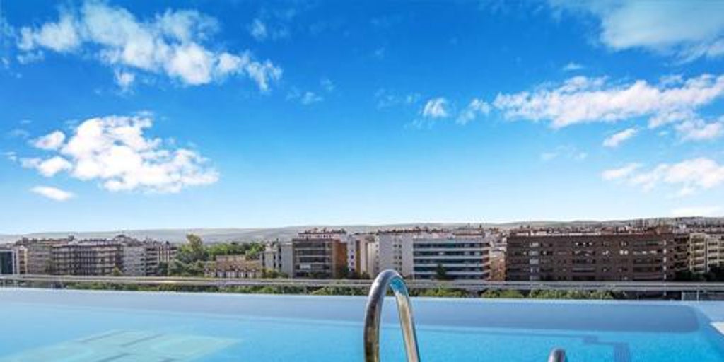 Hoteles con piscina en Córdoba y clubes sociales para refrescarse ante ...