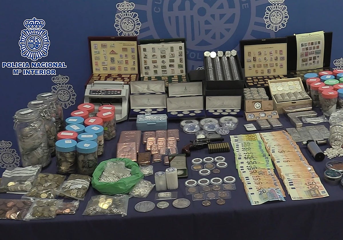 Cae un grupo que estafaba con monedas y lingotes de oro falsos