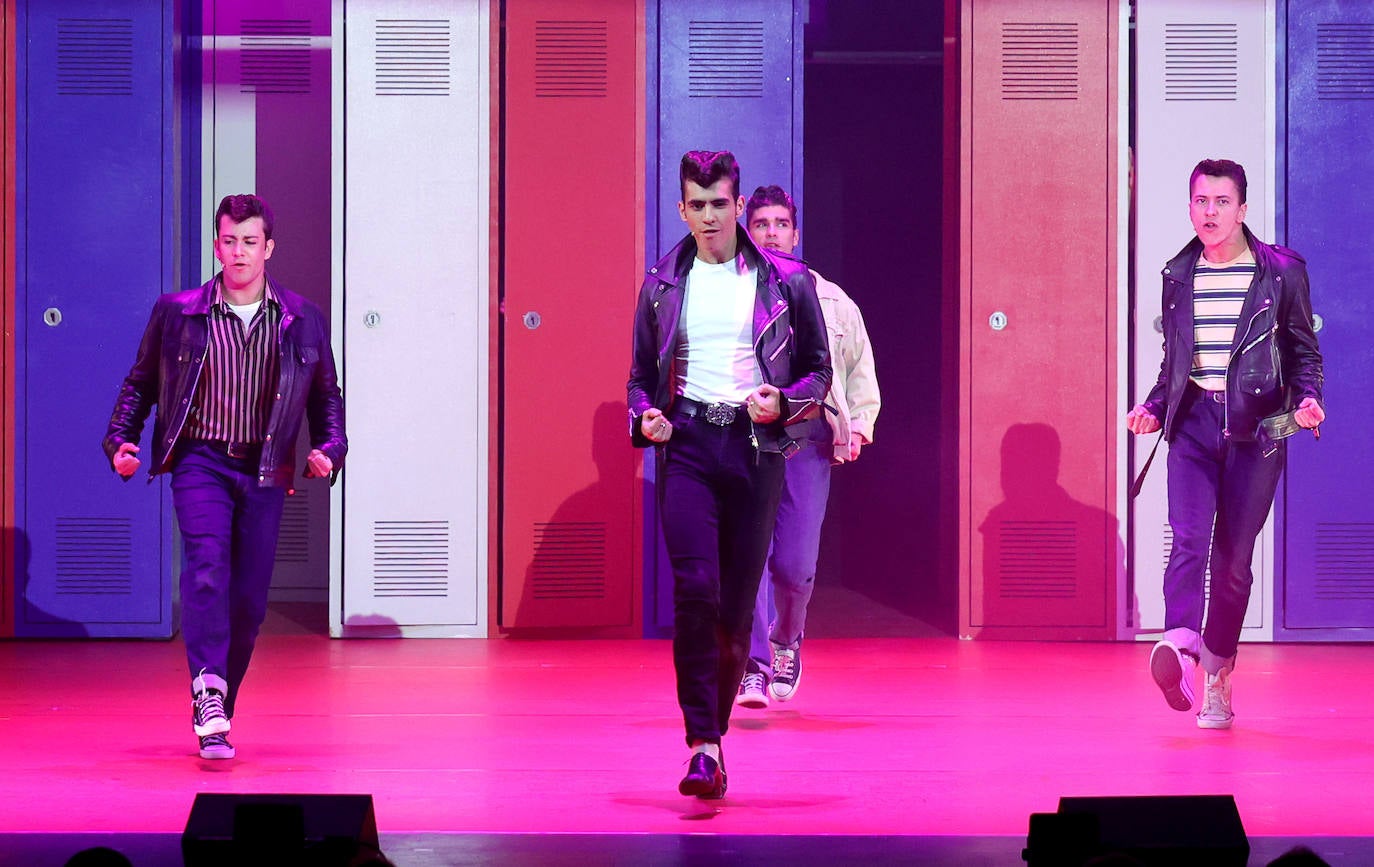 Fotos: El apoteósico estreno del musical 'Grease' en el Gran Teatro de ...