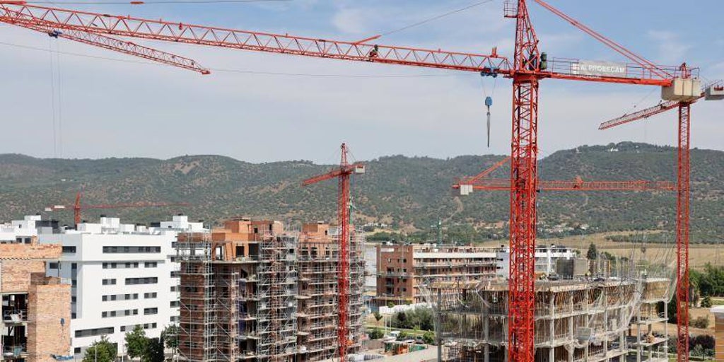 Multas de hasta 600.000 euros y cese de actividad por falsear datos o ...