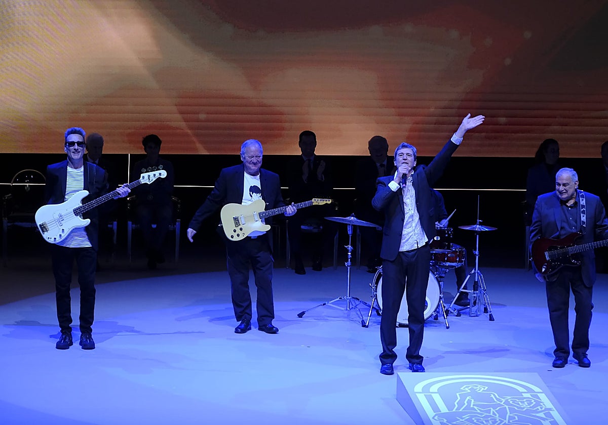 Gala del Día de Andalucía: el Teatro de la Maestranza cantó a una ...