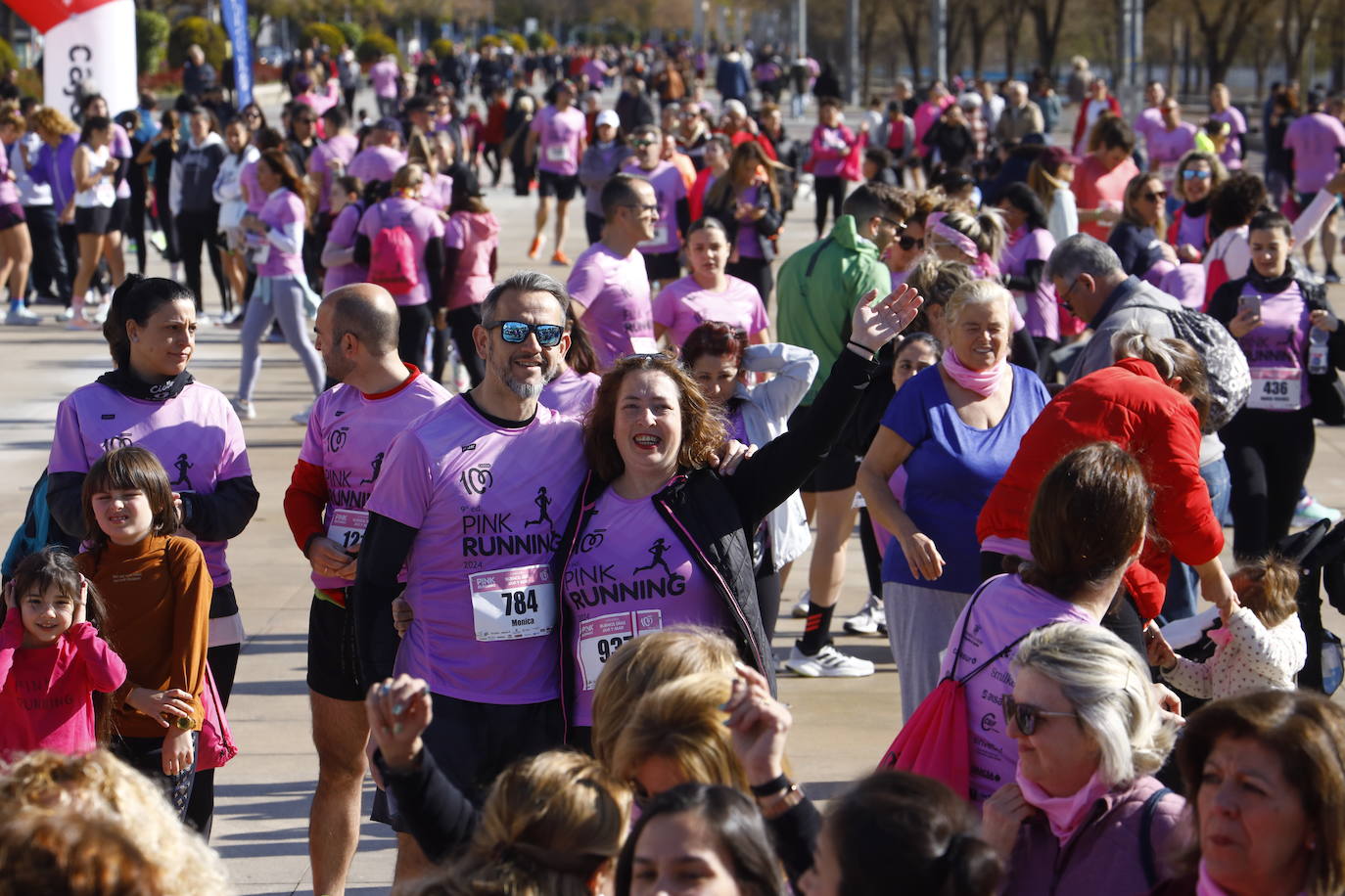 Fotos: la multitudinaria carrera 'Pink Running' brilla por el centro de ...