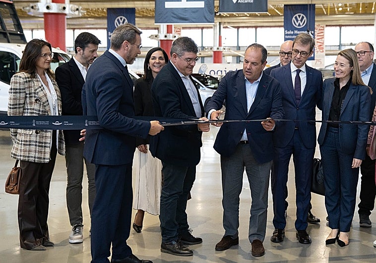 El Salón del Vehículo Industrial y Comercial Expovans&trucks abre su ...