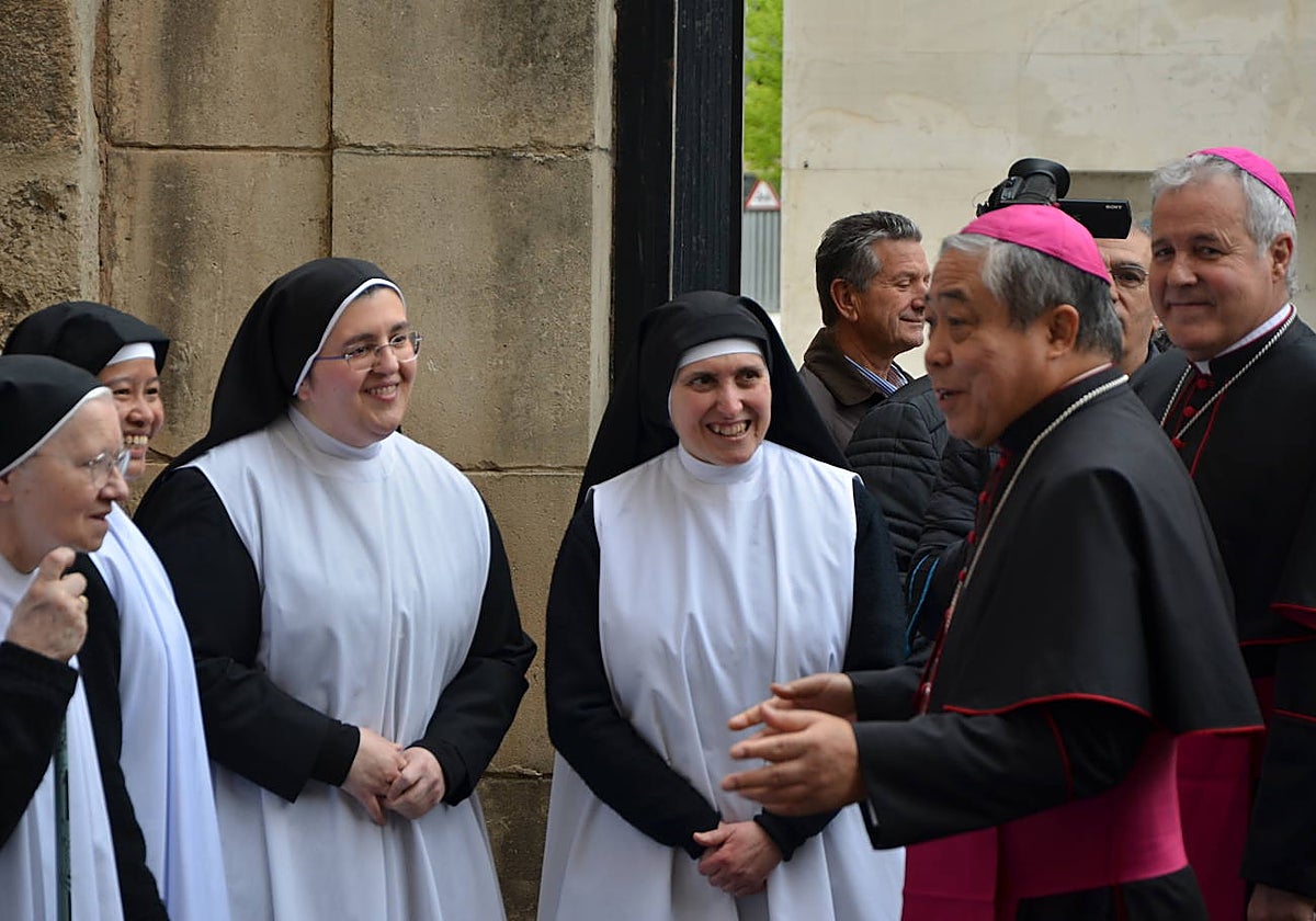 El nuncio de Su Santidad en España visita Burgos para celebrar los seis ...