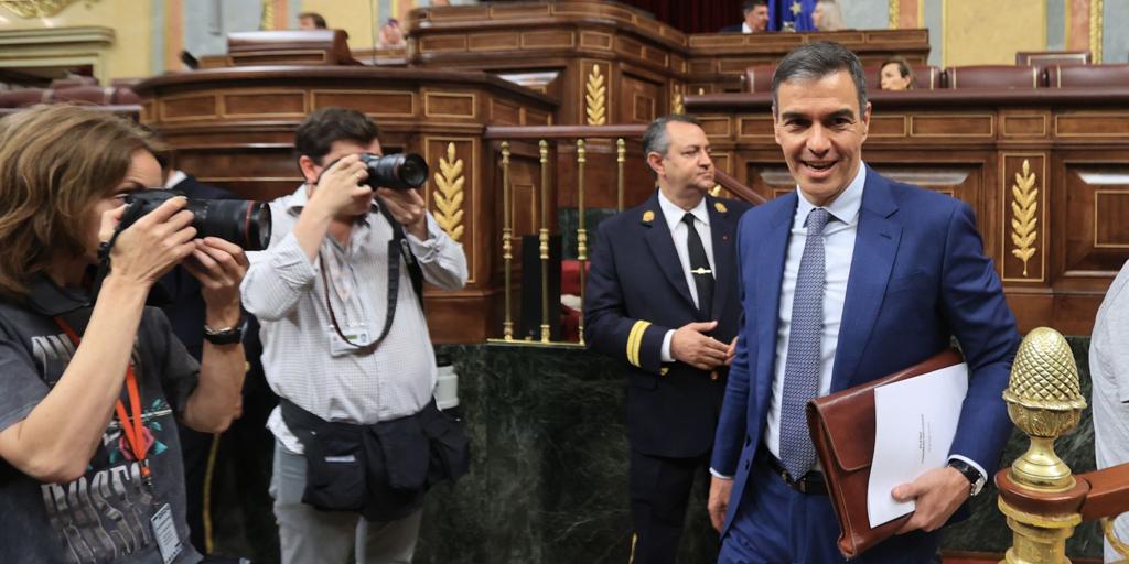 Sánchez confía en que el 9J le 'absuelva' de los escándalos de su mujer