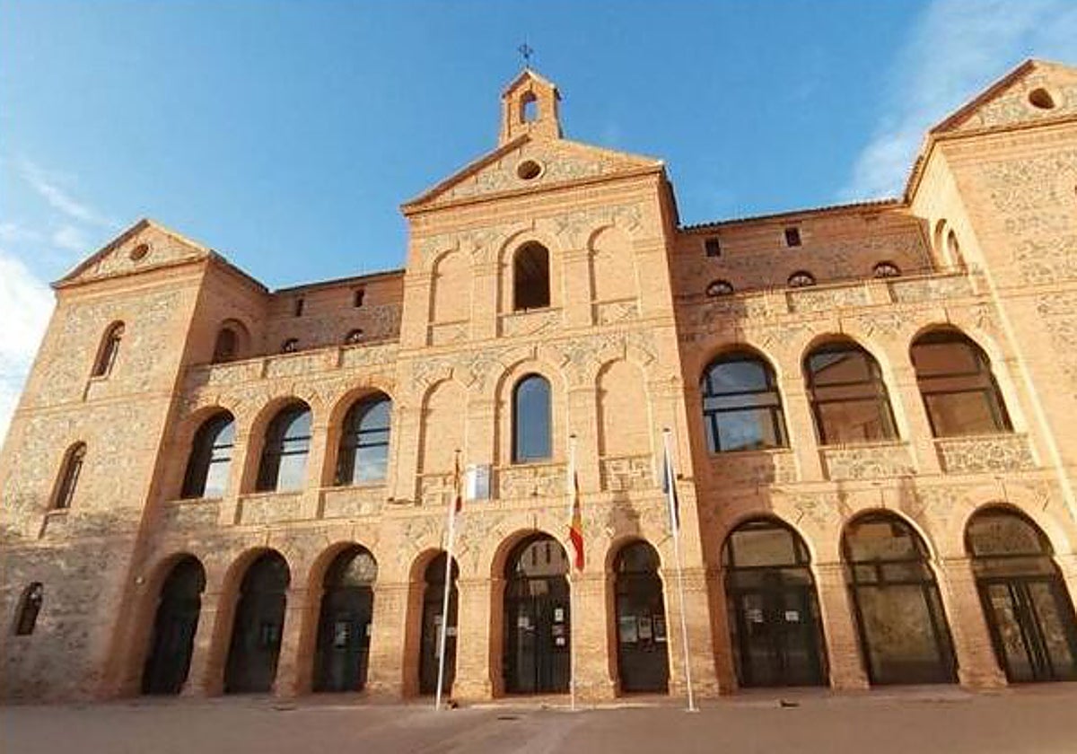 Piden con 500 firmas que se impartan más lenguas en la Escuela de Idiomas de Toledo