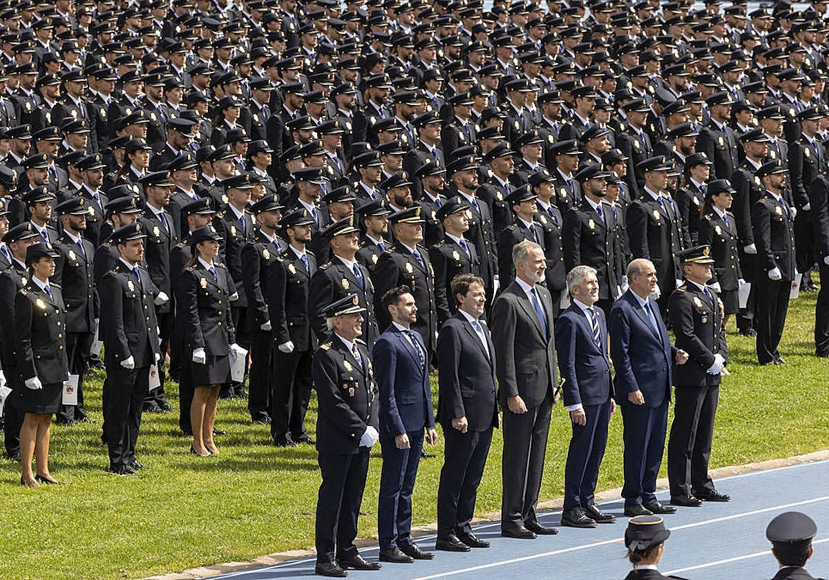 El Rey Felipe VI preside en Ávila la jura de los policías del ...