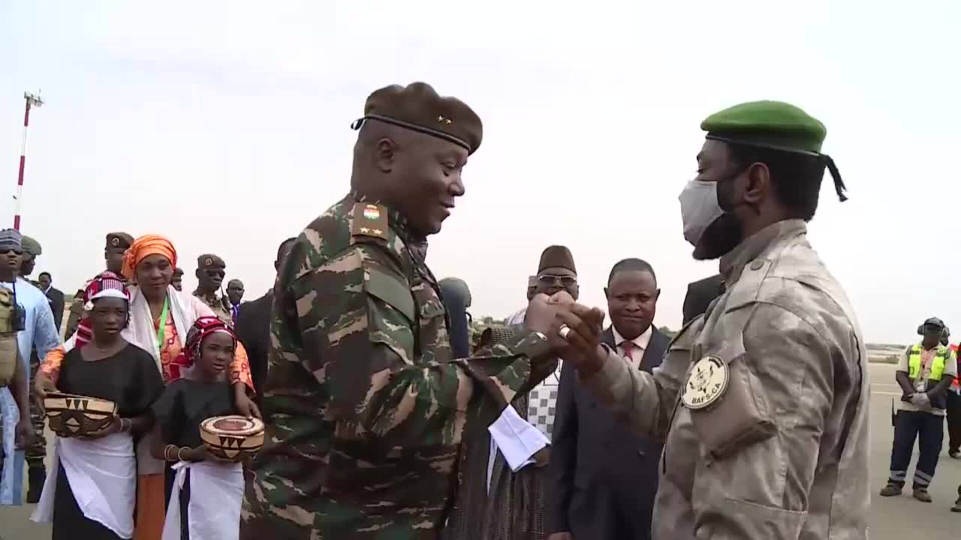Líderes de las juntas militares de Malí, Burkina Faso y Níger se reúnen en una cumbre