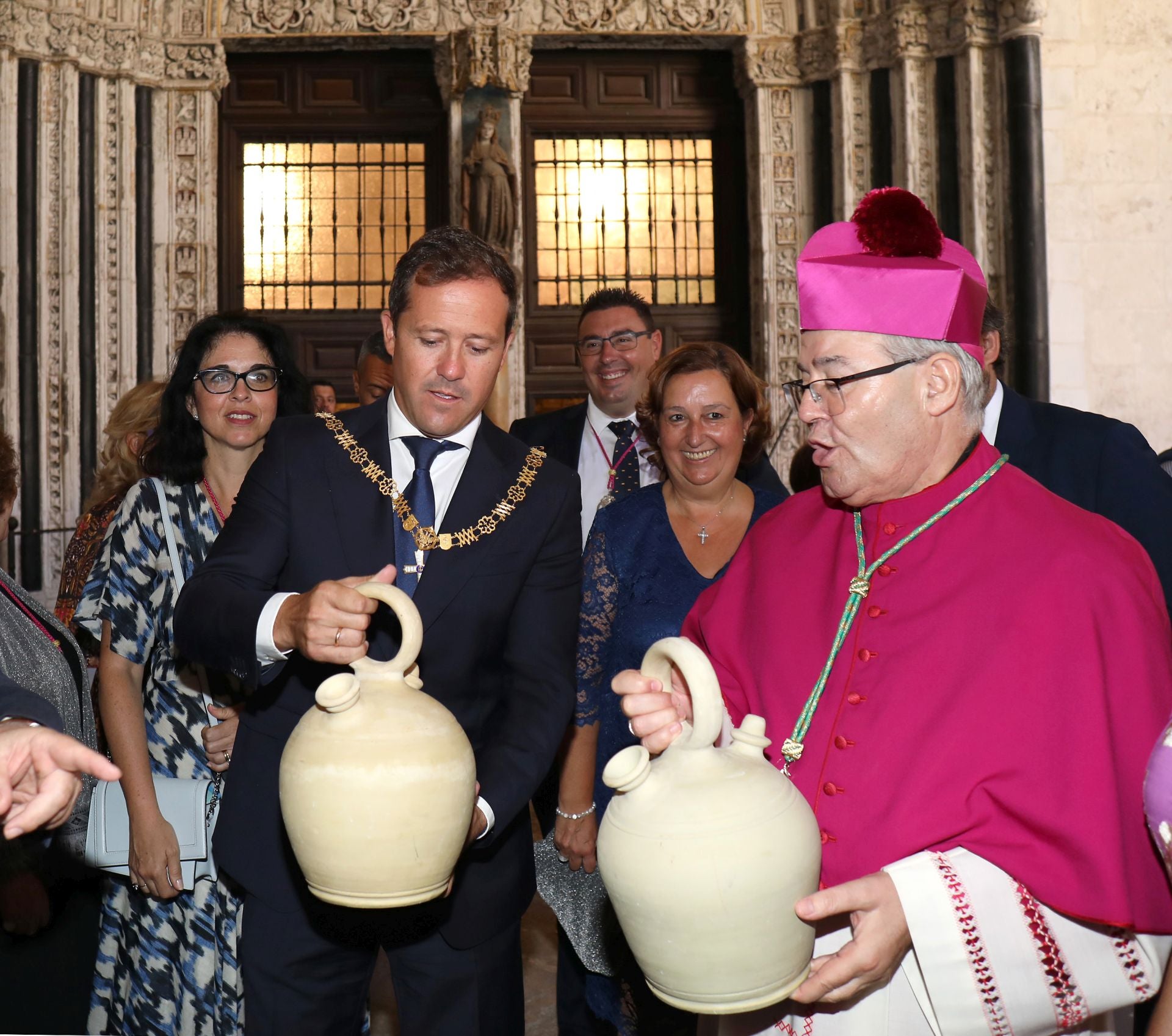 Las imágenes de los toledanos renovando la tradición de los botijos