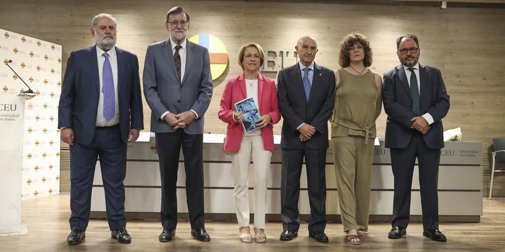 Rajoy presenta 'El patio trasero de ETA', el libro del periodista de ...