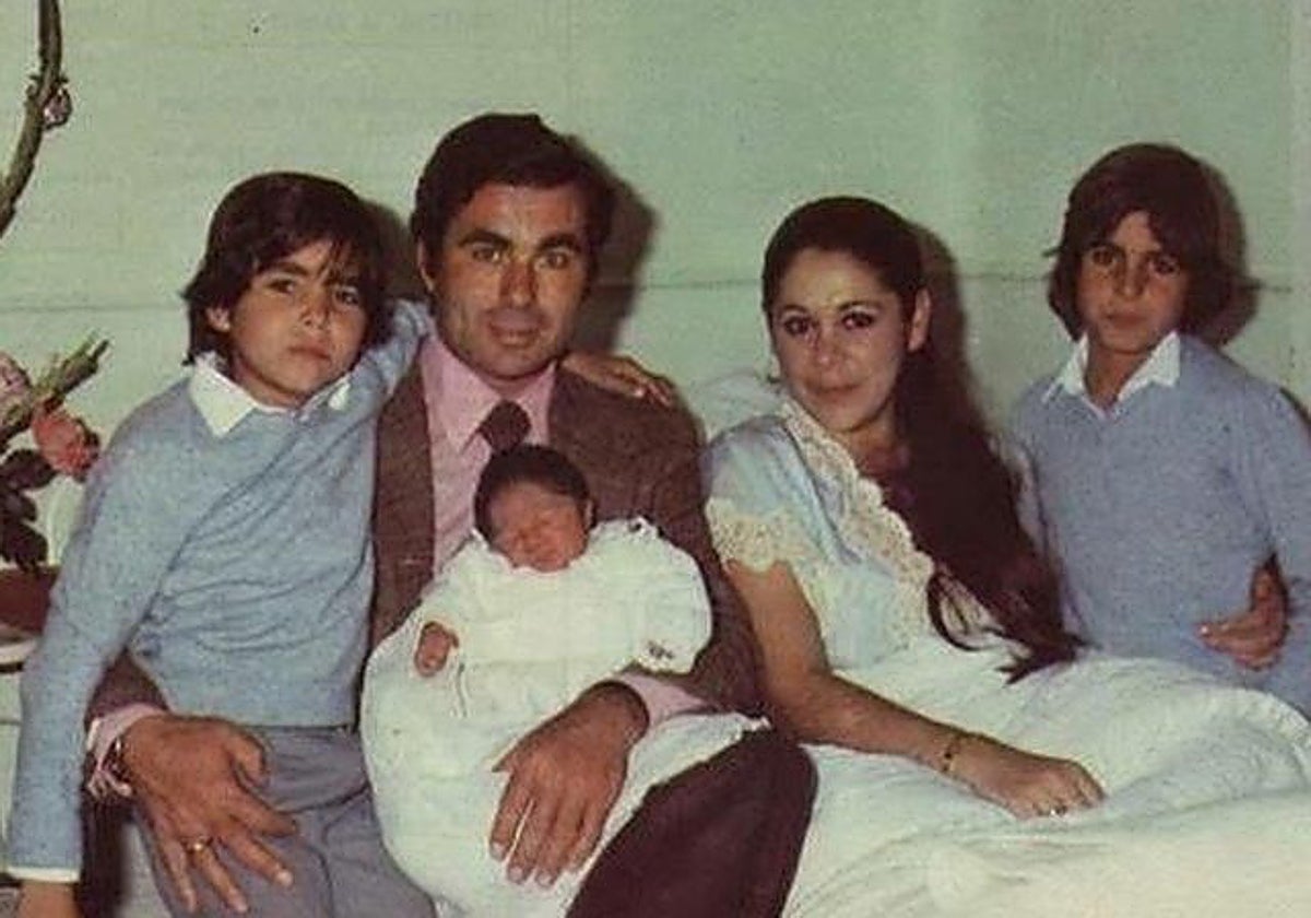 Barbate acoge la presentación de una biografía de Paquirri en el 40 ...