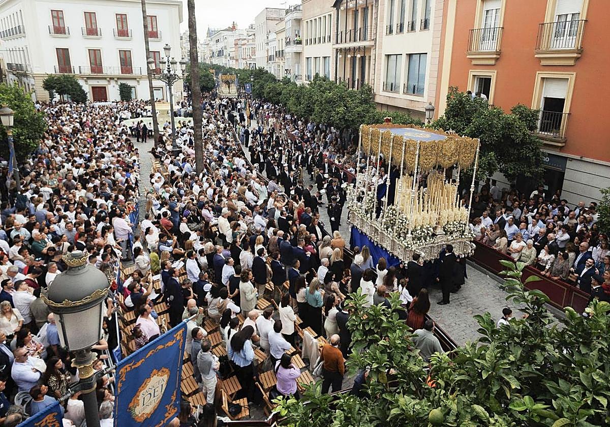 Jerez de la Frontera se entrega a la Virgen María con una Magna sin ...