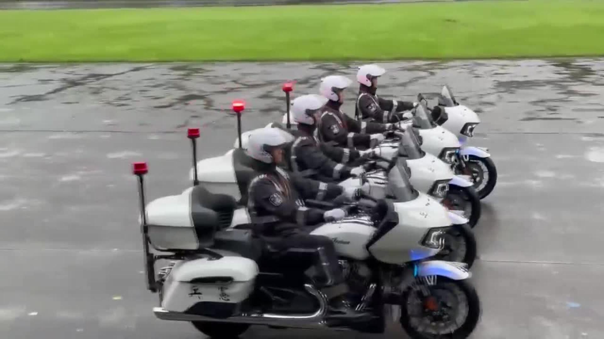 La Policía Taiwanesa muestra sus nuevas motos