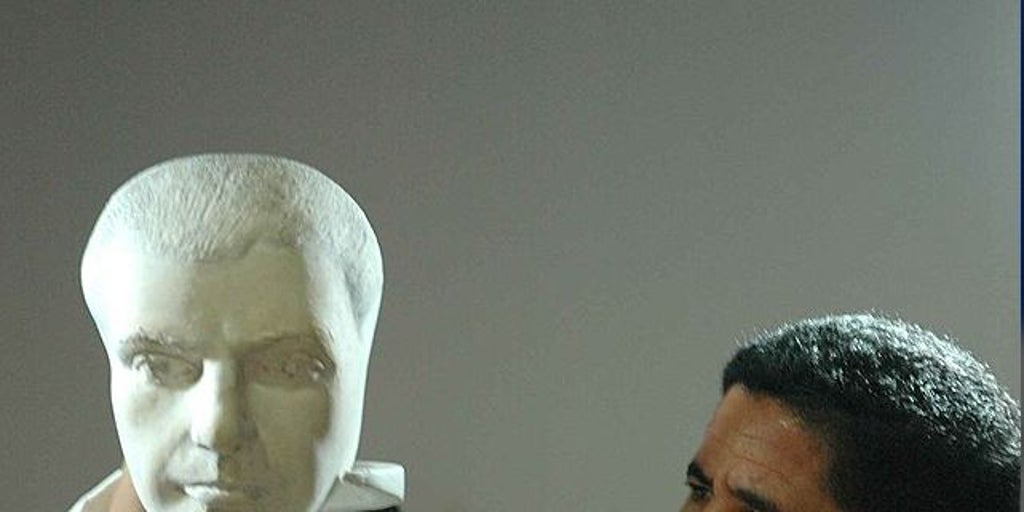 Fallece el escultor Mustafa Arruf, autor de la escultura 'Encuentros ...