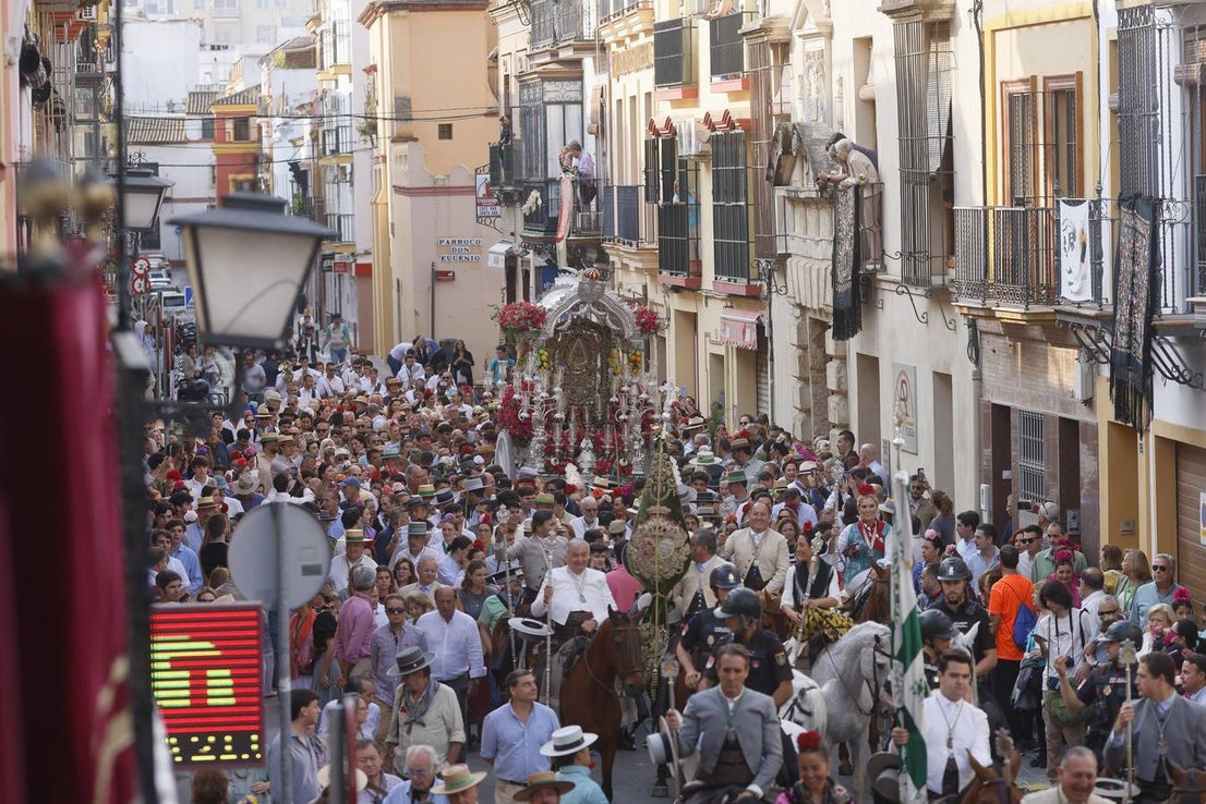 En imágenes, salida de la Hermandad del Rocío de Triana en 2025