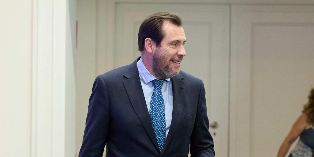 Óscar Puente, el ministro tuitero que naufraga en su gestión de Transportes