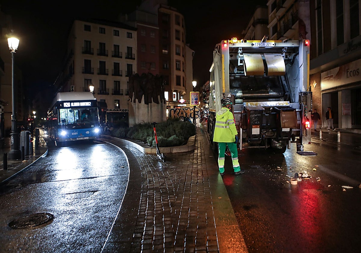 Entra en vigor la nueva tasa de basuras en Madrid: quién tiene que ...