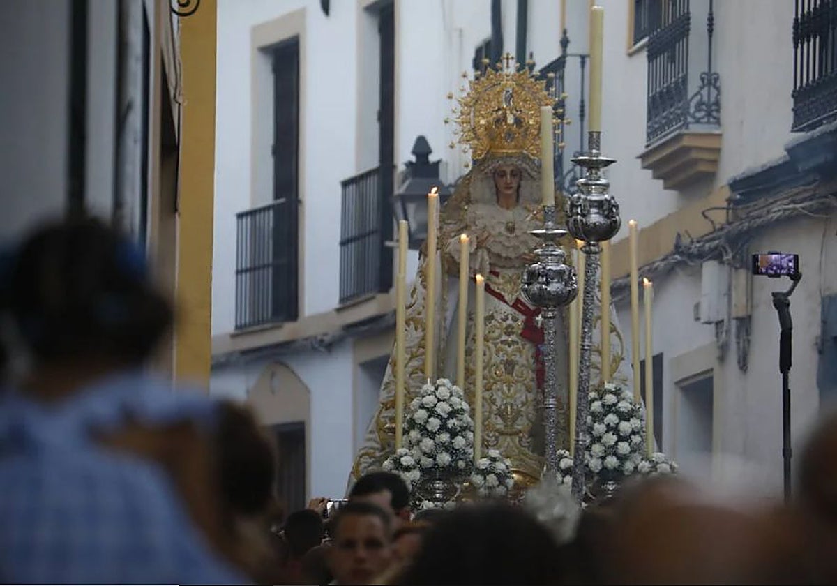 Rosario de la Virgen de la Merced a la Catedral de Córdoba: hora ...