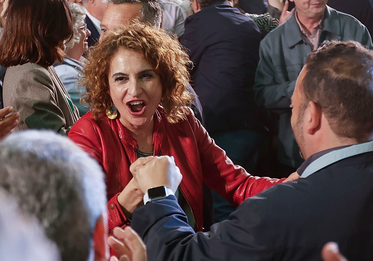 María Jesús Montero cedió servicios a clínicas privadas desde la Junta de Andalucía por 484 ...