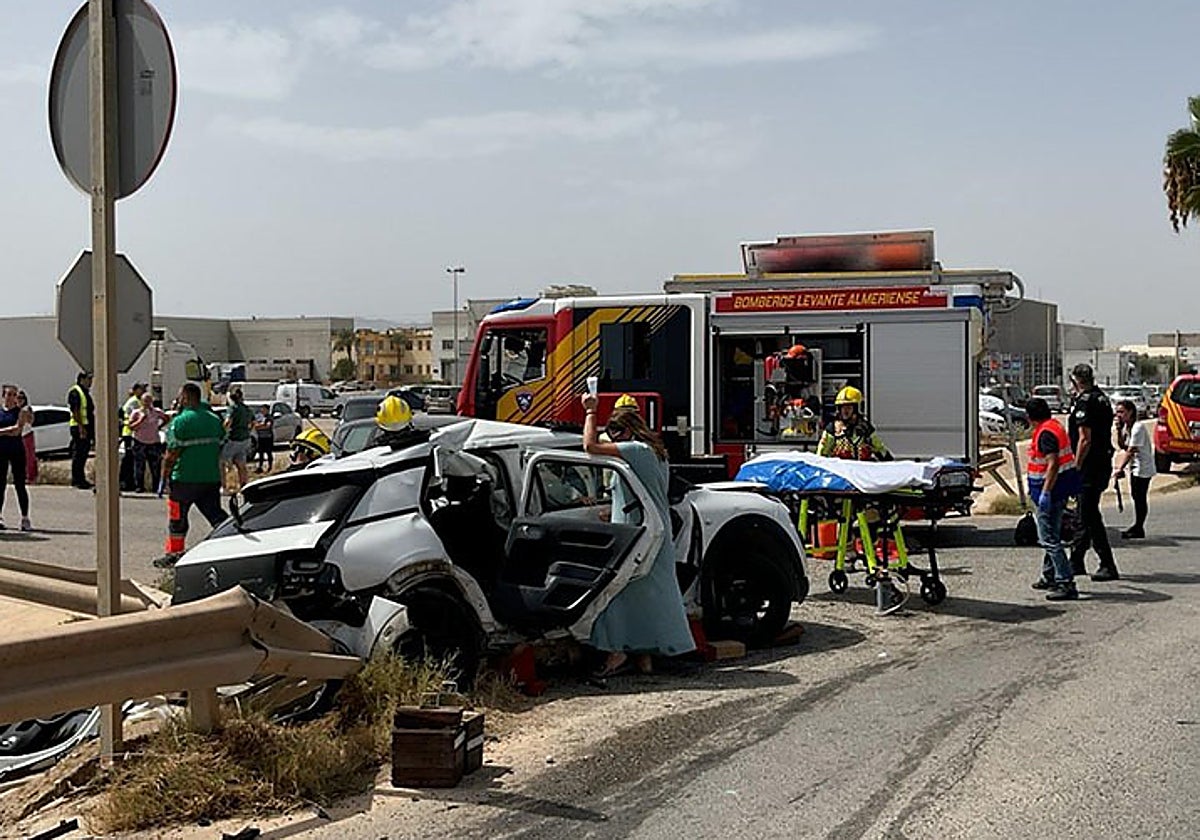 Dos muertos tras chocar dos vehículos y el incendio de uno de ellos en ...