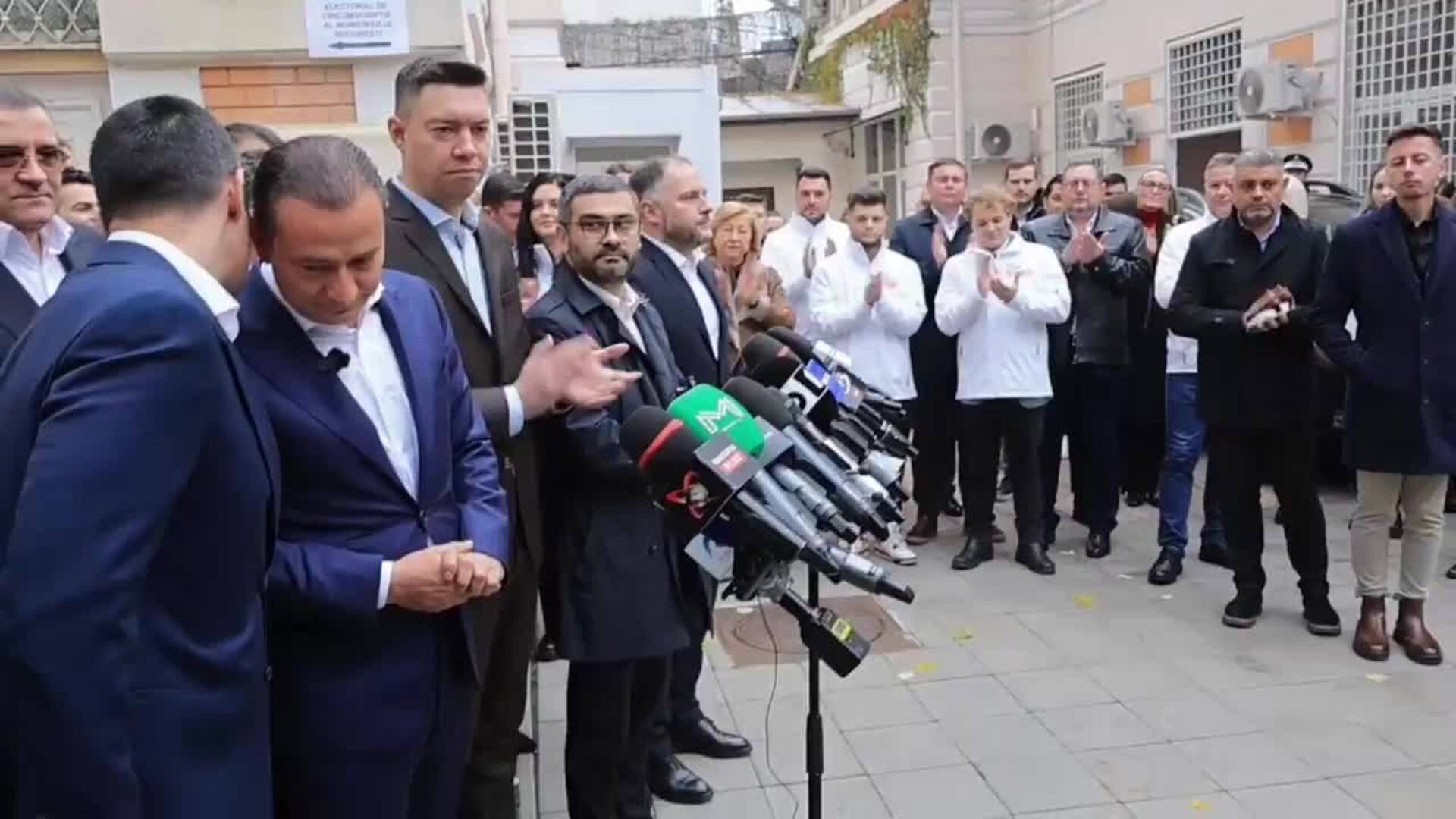 El partido gobernante PSD presenta a su candidato Daniel Baluta para ...