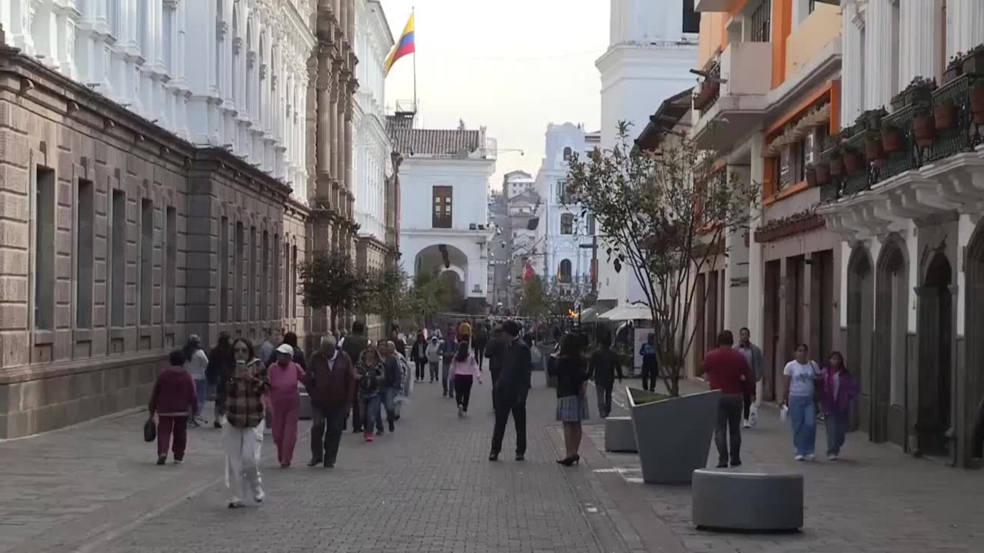 El 'No' se consolida en el referéndum de Ecuador con más el 98 % escrutado