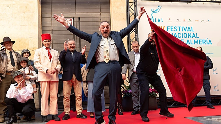 John Rhys-Davies, el inolvidable Sallah de 'Indiana Jones', premiado en ...