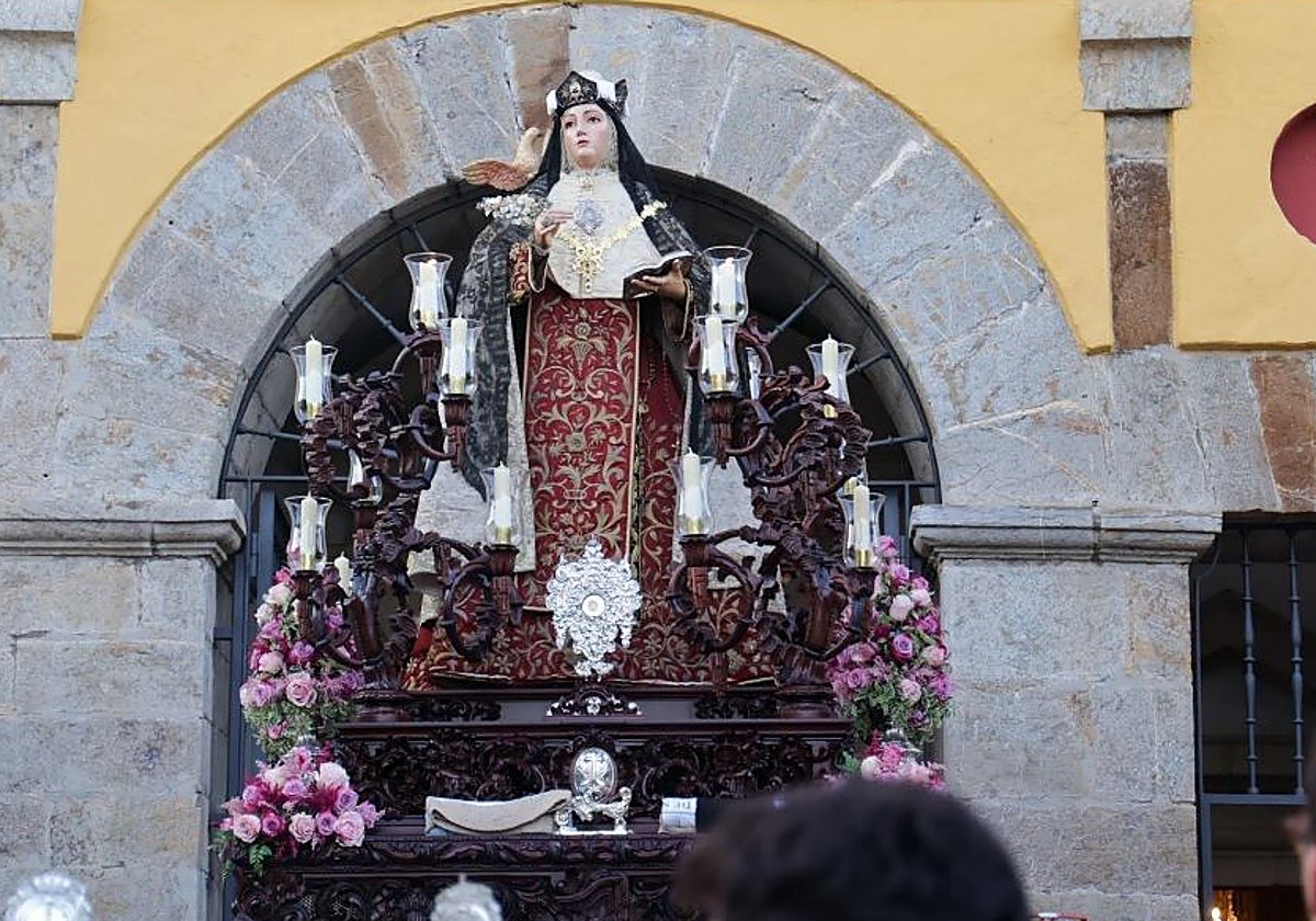 El Carmen de San Cayetano de Córdoba restaurará el hábito de gala de ...