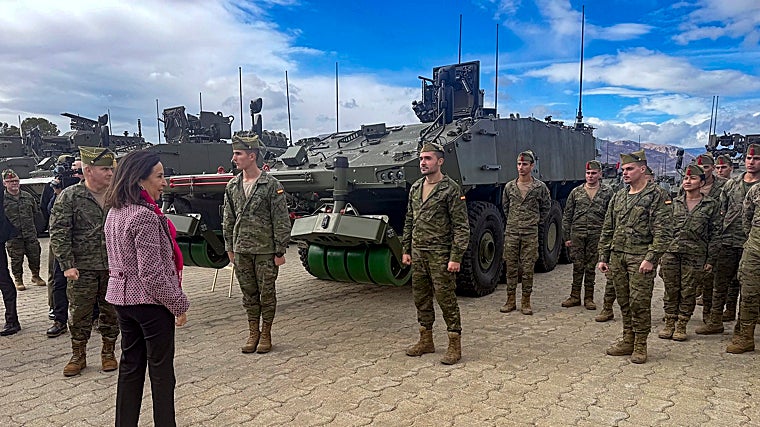 Robles destaca el «compromiso pleno» de las Fuerzas Armadas con la OTAN ...