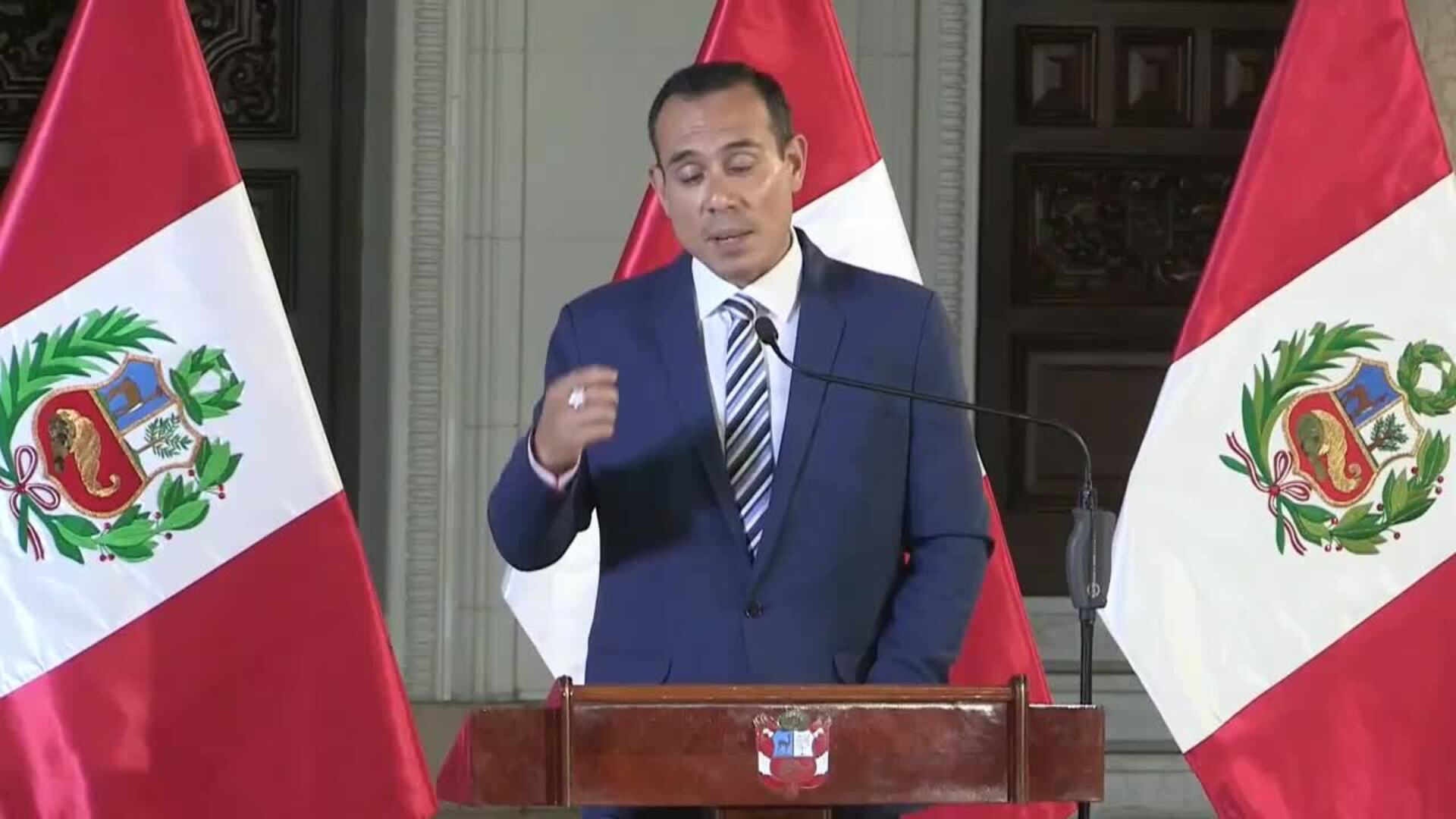 José Jerí rechaza comparaciones con Castillo y Boluarte tras escándalo