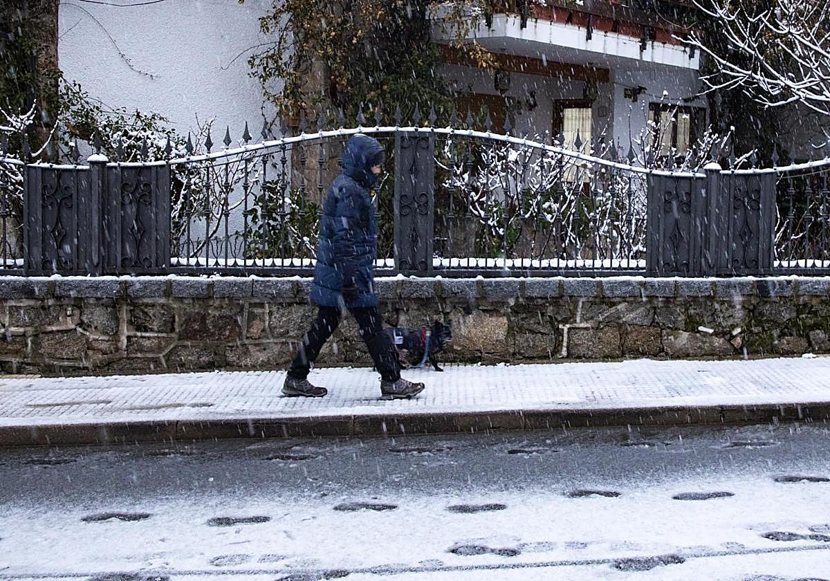 Aviso de la Aemet por nieve en Madrid en las próximas horas: «Cota en ...