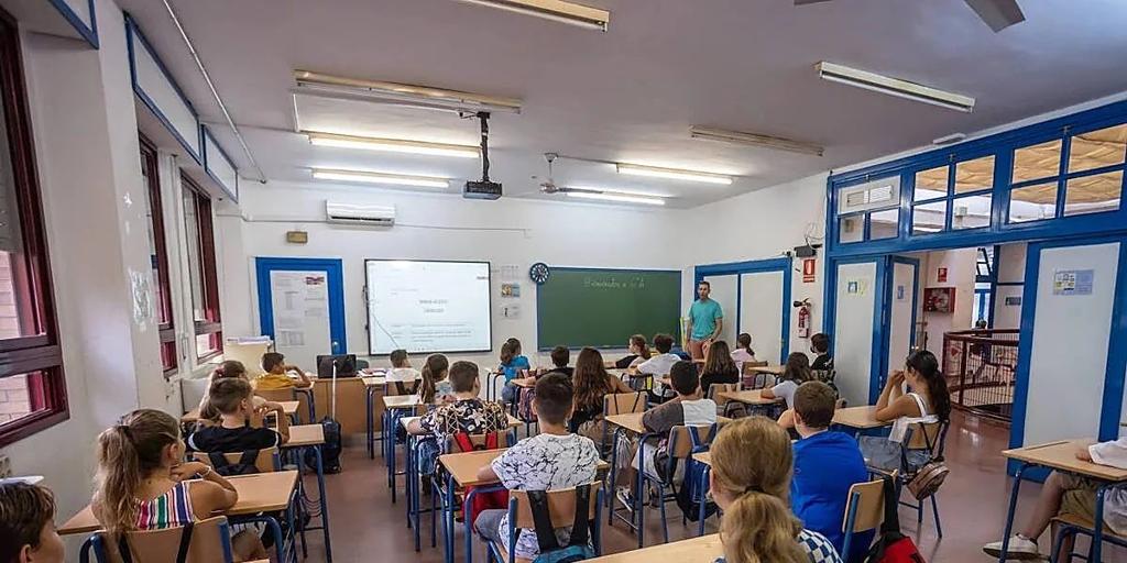 Juanma Moreno anuncia la suspensión de las clases este miércoles en ...