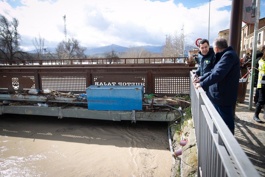 En imágenes, Juanma Moreno visita las inundaciones de Huétor Tájar por ...