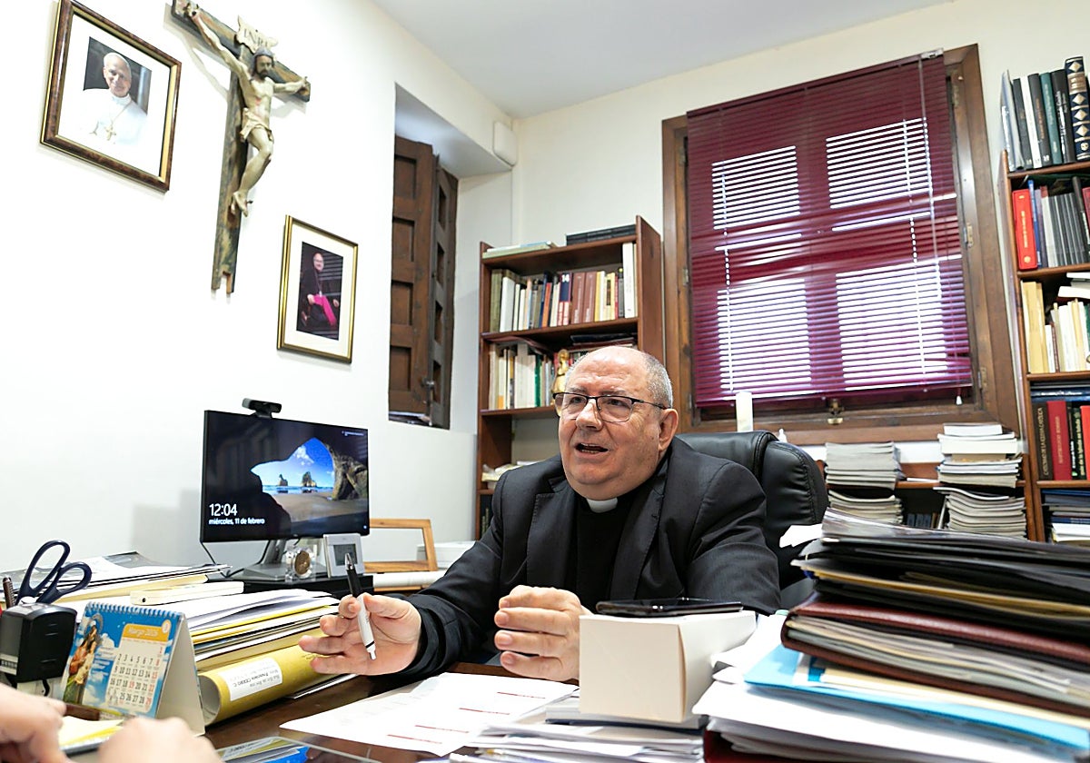 Juan Pedro Sánchez Gamero, deán: «Vamos a ampliar la pinacoteca y a ...