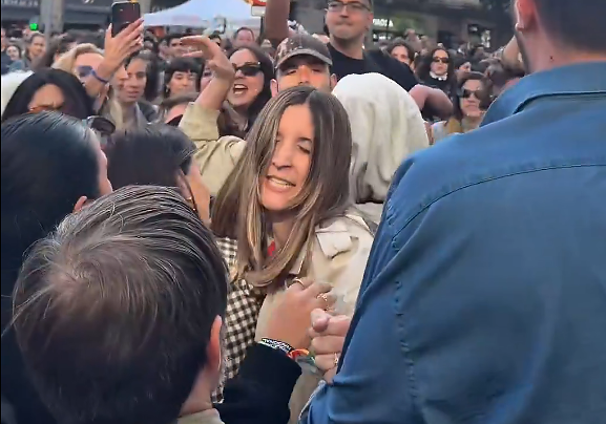 Vox denuncia el acoso a sus carpas durante Sant Jordi y reclama al ...