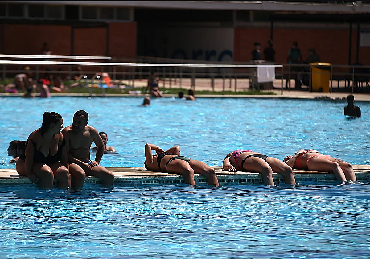 Abren hoy las piscinas en Madrid: horario, tipos de entrada y dónde ...