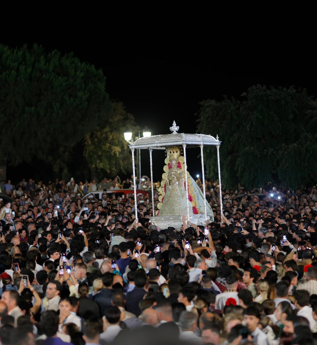 En imágenes, la procesión de la Virgen del Rocío 2026